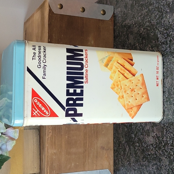Vintage | Kitchen | Vintage Nabisco Saltine Cracker Storage Tin | Poshmark